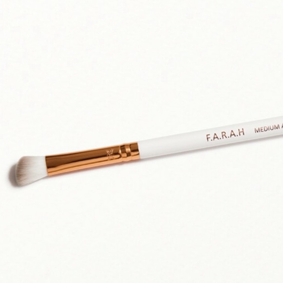 Farah | Makeup | Farah Medium Angled Shading 55e Rose Gold Collection ...